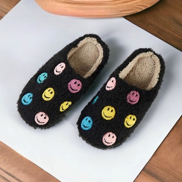 Fadivo | Shoes | Fuzzy Smiley Face Slippers | Poshmark